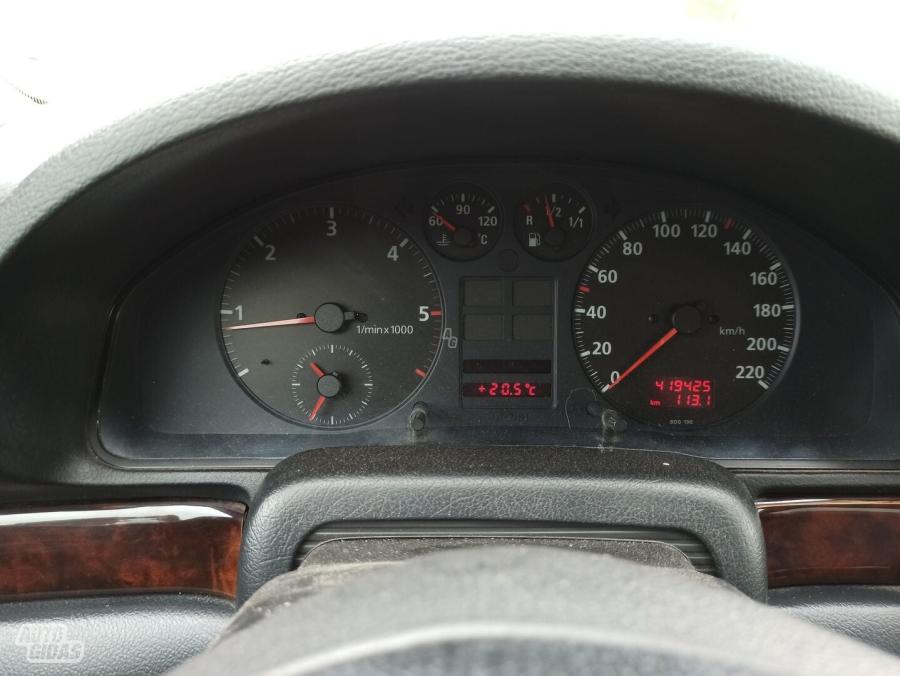 Pelēks Audi A4 1996 Viļņa, ar dzinēja tilpumu 1.90 L un nobraukumu 419 tūkst. km par 500 €, foto 9 vietnē AUTOMOTO.COM.LV
