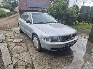 Pelēks Audi A4 1996 Šauļi, ar dzinēja tilpumu 1.60 L un nobraukumu 249 tūkst. km par 800 €, foto  vietnē AUTOMOTO.COM.LV