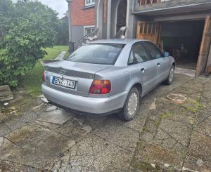 Pelēks Audi A4 1996 Šauļi, ar dzinēja tilpumu 1.60 L un nobraukumu 249 tūkst. km par 800 €, foto 7 vietnē AUTOMOTO.COM.LV