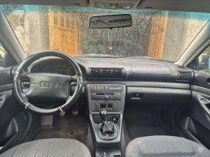 Pelēks Audi A4 1996 Šauļi, ar dzinēja tilpumu 1.60 L un nobraukumu 249 tūkst. km par 800 €, foto 11 vietnē AUTOMOTO.COM.LV