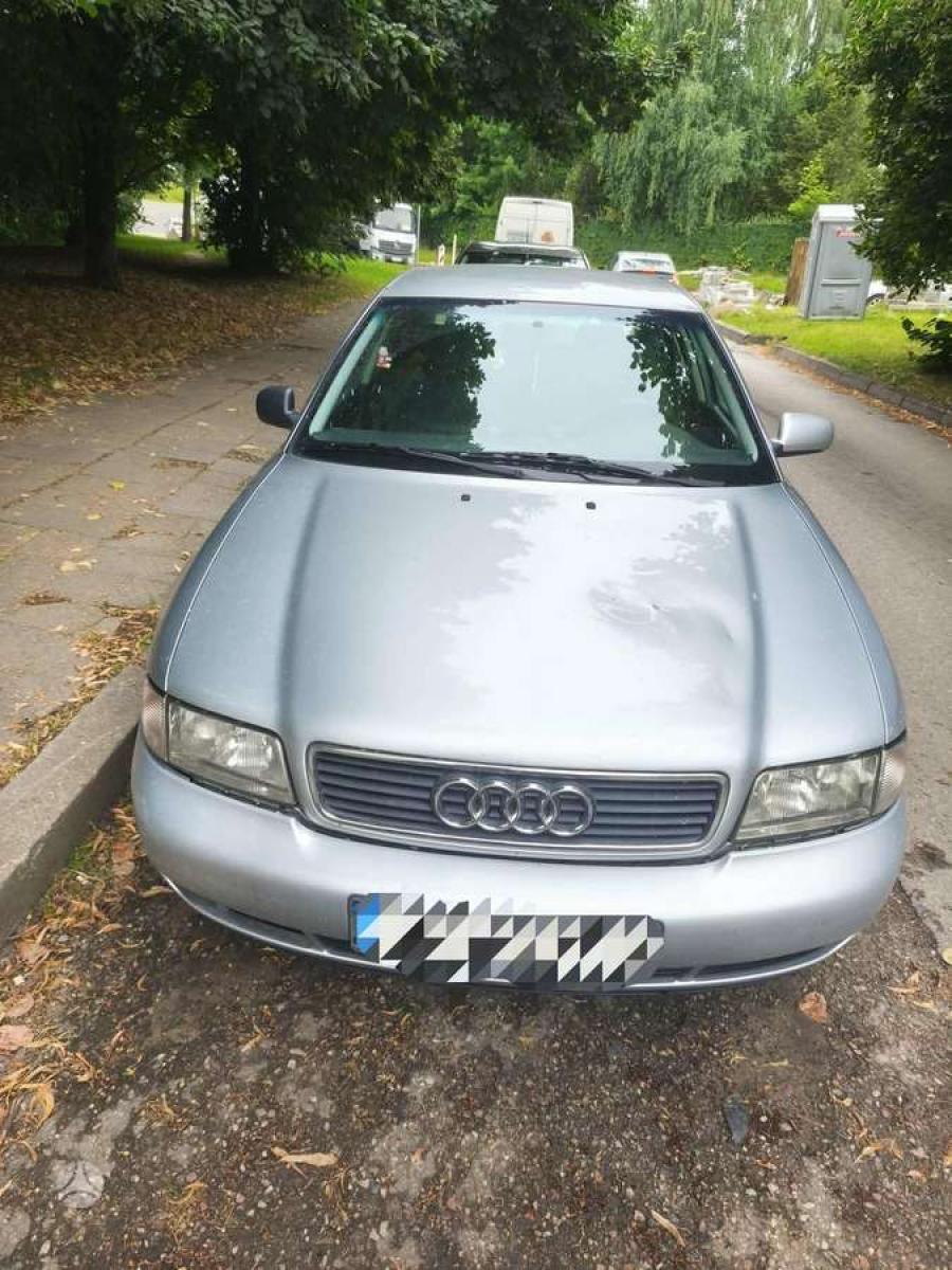 Pelēks Audi A4 1996 Viļņa, ar dzinēja tilpumu 1.78 L un nobraukumu 183 tūkst. km par 700 €, foto 1 vietnē AUTOMOTO.COM.LV