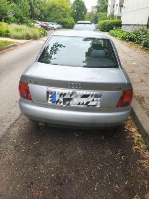 Pelēks Audi A4 1996 Viļņa, ar dzinēja tilpumu 1.78 L un nobraukumu 183 tūkst. km par 700 €, foto 3 vietnē AUTOMOTO.COM.LV