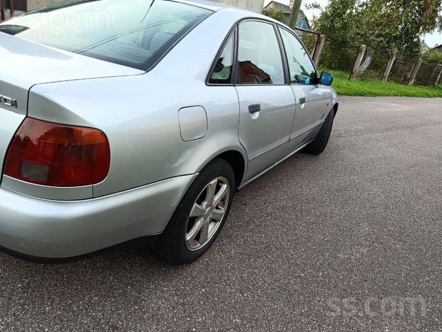 Pelēks Audi A4 1996 Daugavpils, ar dzinēja tilpumu 1.90 L un nobraukumu 390 tūkst. km par 1350 €, foto 9 vietnē AUTOMOTO.COM.LV