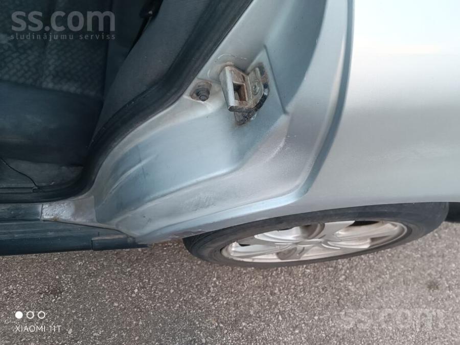 Pelēks Audi A4 1996 Daugavpils, ar dzinēja tilpumu 1.90 L un nobraukumu 390 tūkst. km par 1350 €, foto 12 vietnē AUTOMOTO.COM.LV