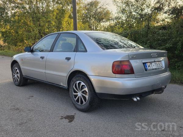 Audi A4 1996 Rēzekne vietnē Pelēks Audi A4 1996 Rēzekne, ar dzinēja tilpumu 1.90 L un nobraukumu 395 tūkst. km par 900 €, foto 3 vietnē AUTOMOTO.COM.LV
