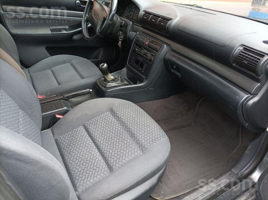 Pelēks Audi A4 1997 Daugavpils, ar dzinēja tilpumu 1.60 L un nobraukumu 283 tūkst. km par 1200 €, foto 8 vietnē AUTOMOTO.COM.LV