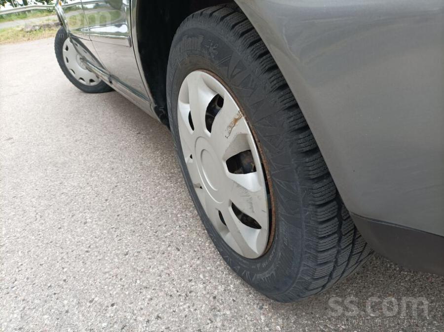 Pelēks Audi A4 1997 Daugavpils, ar dzinēja tilpumu 1.60 L un nobraukumu 283 tūkst. km par 1200 €, foto 14 vietnē AUTOMOTO.COM.LV