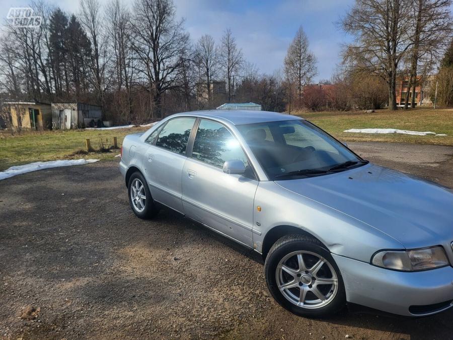 Grey Audi A4 1997 in Radviliskis, with an engine capacity of 1.80 L and mileage of 330 thousand km for 650 €, photo 4 on AUTOMOTO.COM.LV