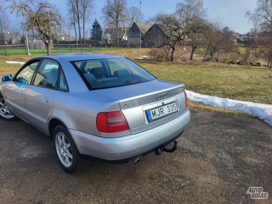Grey Audi A4 1997 in Radviliskis, with an engine capacity of 1.80 L and mileage of 330 thousand km for 650 €, photo 6 on AUTOMOTO.COM.LV