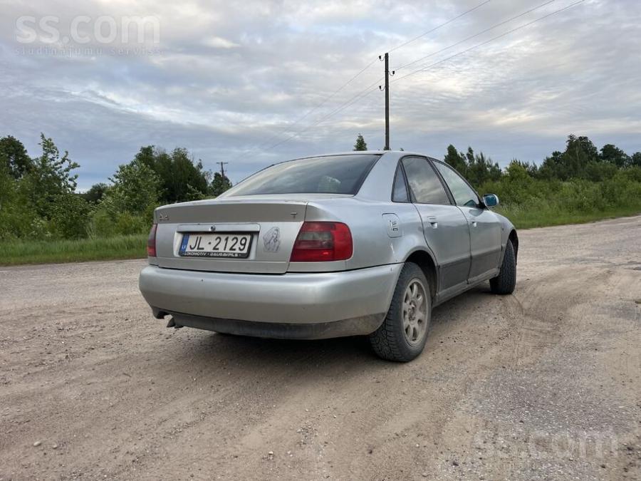 Pelēks Audi A4 1997 Daugavpils, ar dzinēja tilpumu 1.90 L un nobraukumu 388 tūkst. km par 950 €, foto 6 vietnē AUTOMOTO.COM.LV