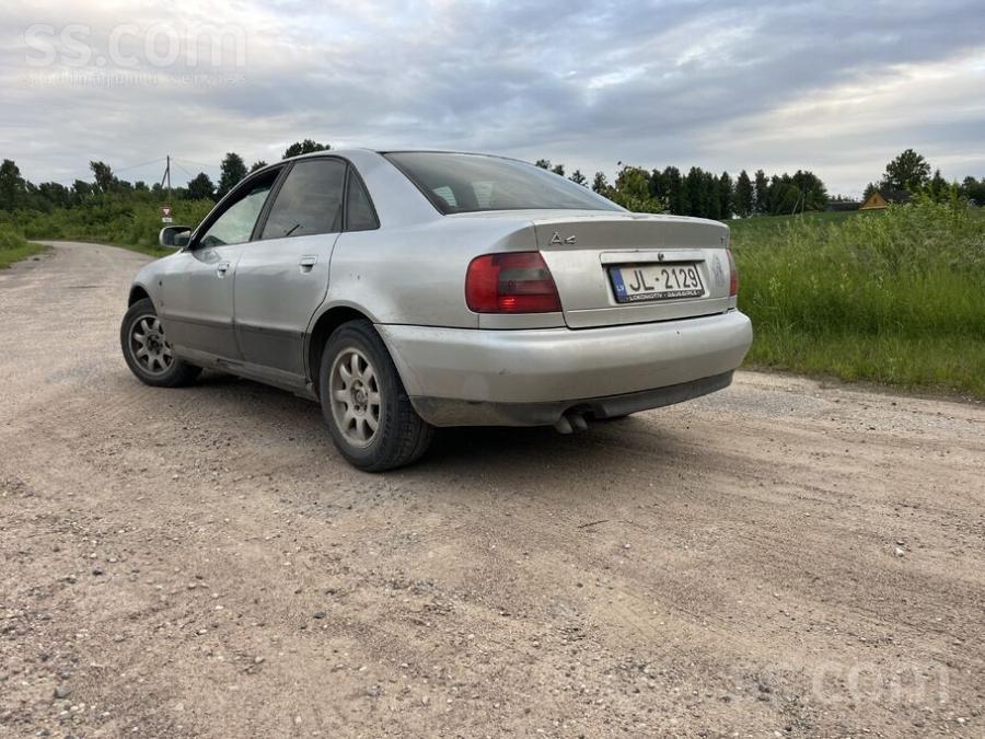 Серый Ауди А4 1997 в Даугавпилс, объемом двигателя 1.90 л и пробегом 388 тыс. км за 750 €, фото 5 на AUTOMOTO.COM.LV