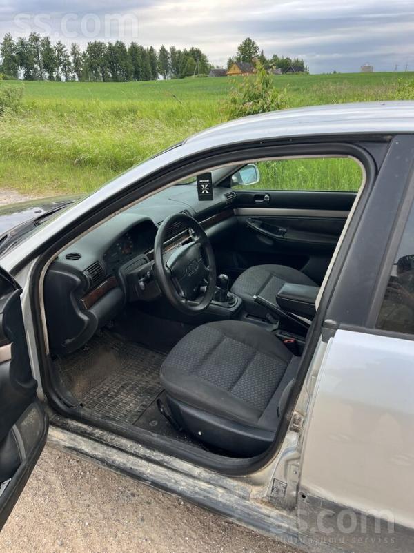 Pelēks Audi A4 1997 Daugavpils, ar dzinēja tilpumu 1.90 L un nobraukumu 388 tūkst. km par 750 €, foto 9 vietnē AUTOMOTO.COM.LV