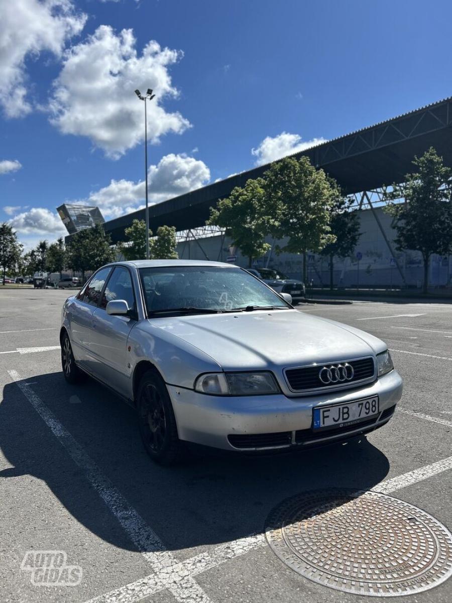 Grey Audi A4 1997 in Klaipeda, with an engine capacity of 1.60 L and mileage of 350 thousand km for 850 €, photo 3 on AUTOMOTO.COM.LV