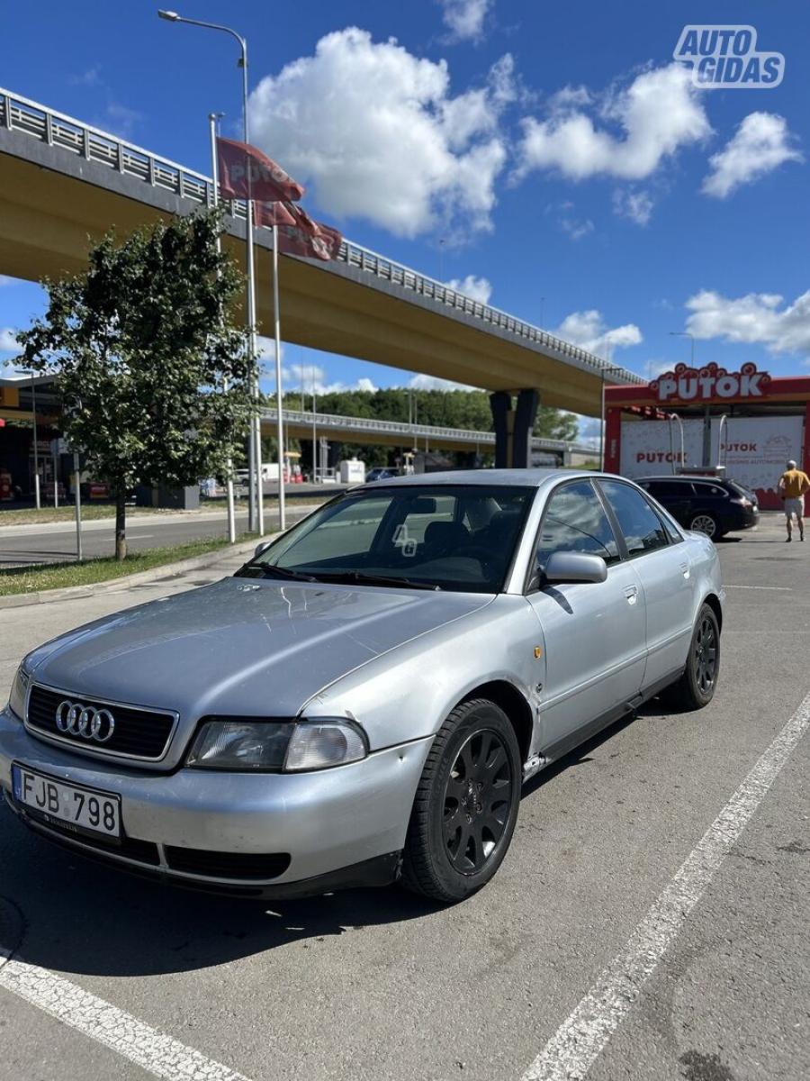 Grey Audi A4 1997 in Klaipeda, with an engine capacity of 1.60 L and mileage of 350 thousand km for 850 €, photo 4 on AUTOMOTO.COM.LV