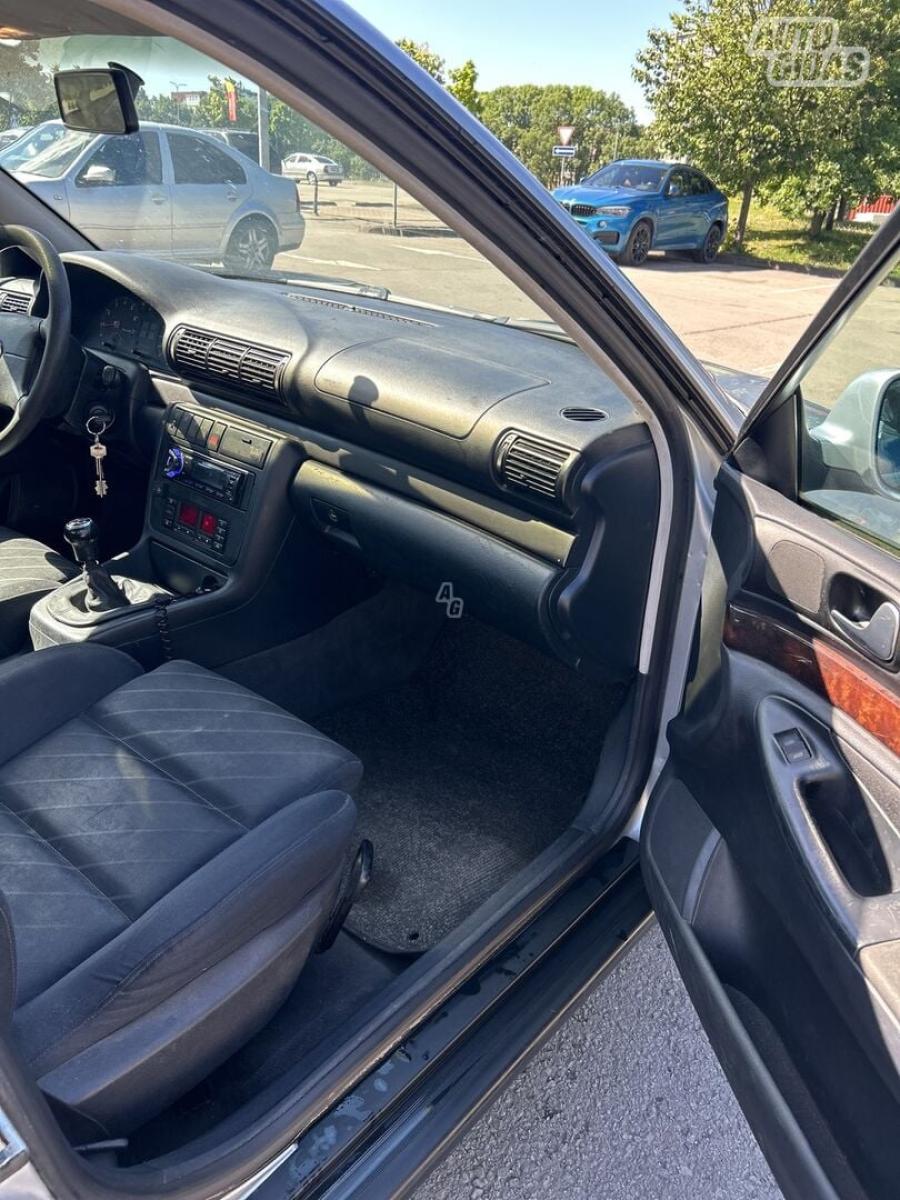 Grey Audi A4 1997 in Klaipeda, with an engine capacity of 1.60 L and mileage of 350 thousand km for 850 €, photo 10 on AUTOMOTO.COM.LV