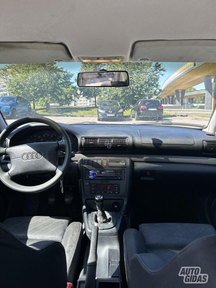 Grey Audi A4 1997 in Klaipeda, with an engine capacity of 1.60 L and mileage of 350 thousand km for 850 €, photo 12 on AUTOMOTO.COM.LV