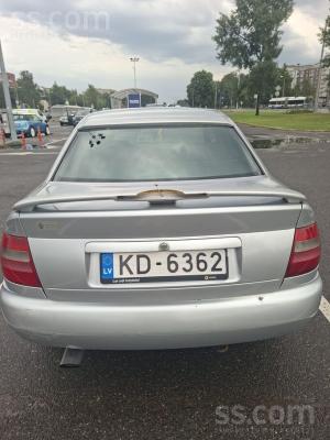 Серый Ауди А4 1997 в Рига, объемом двигателя 1.80 л и пробегом 260 тыс. км за 580 €, фото 5 на AUTOMOTO.COM.LV