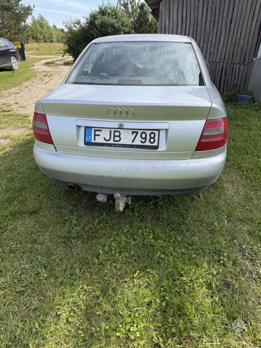 Pelēks Audi A4 1997 Klaipėda, ar dzinēja tilpumu 1.60 L un nobraukumu 354 tūkst. km par 750 €, foto 5 vietnē AUTOMOTO.COM.LV