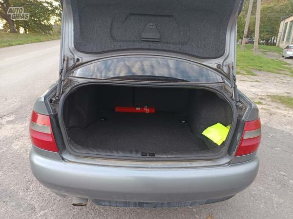 Grey Audi A4 1997 in Kaisiadorys, with an engine capacity of 1.60 L and mileage of 271 thousand km for 730 €, photo 8 on AUTOMOTO.COM.LV