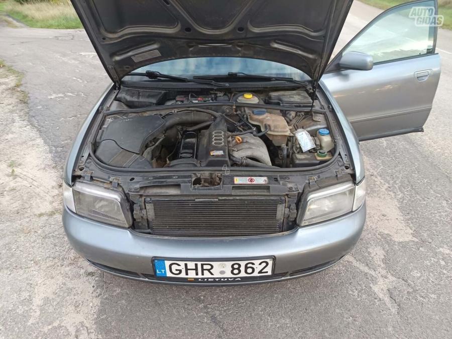 Pelēks Audi A4 1997 Kaišiadorys, ar dzinēja tilpumu 1.60 L un nobraukumu 271 tūkst. km par 730 €, foto 9 vietnē AUTOMOTO.COM.LV