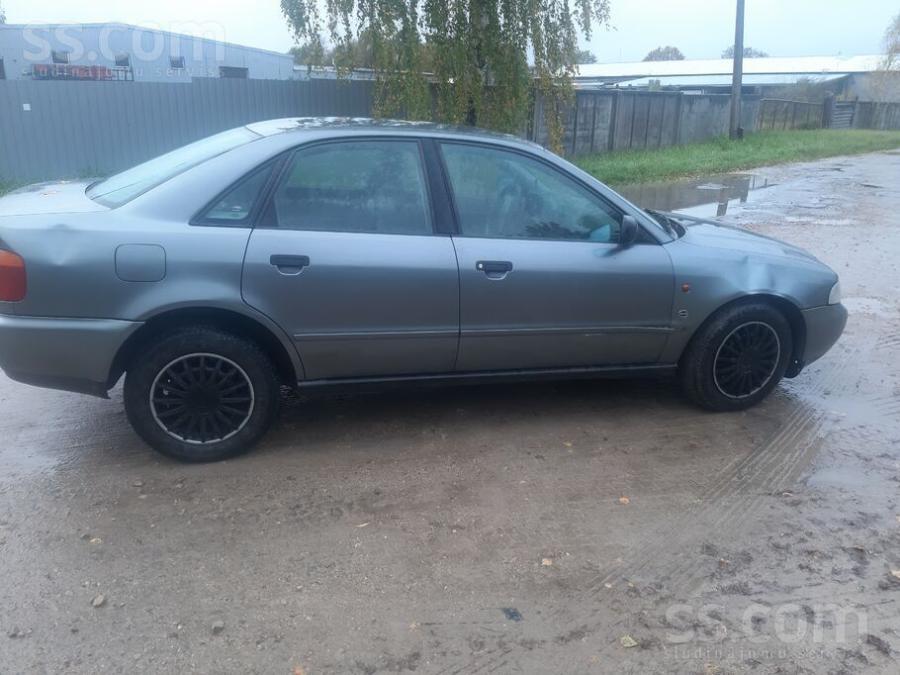 Grey Audi A4 1997 in Ogre, with an engine capacity of 1.80 L and mileage of 359 thousand km for 450 €, photo 4 on AUTOMOTO.COM.LV