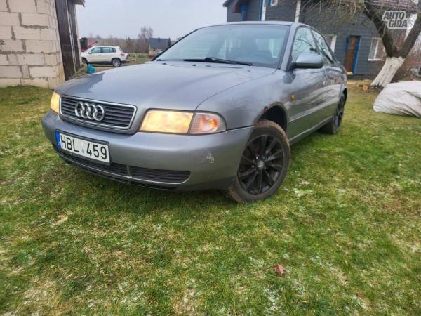 Pelēks Audi A4 1998 Kelmė, ar dzinēja tilpumu 1.60 L un nobraukumu 251 tūkst. km par 1150 €, foto 2 vietnē AUTOMOTO.COM.LV