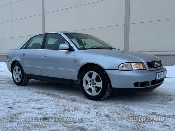 Pelēks Audi A4 1998 Tallina, ar dzinēja tilpumu 2.40 L un nobraukumu 241 tūkst. km par 2490 €, foto 5 vietnē AUTOMOTO.COM.LV