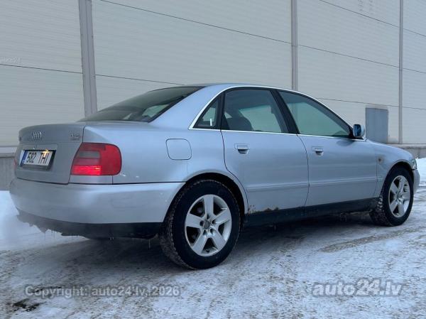 Pelēks Audi A4 1998 Tallina, ar dzinēja tilpumu 2.40 L un nobraukumu 241 tūkst. km par 2490 €, foto 6 vietnē AUTOMOTO.COM.LV