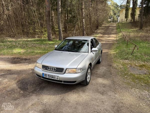 Pelēks Audi A4 1998 Viļņa, ar dzinēja tilpumu 2.40 L un nobraukumu 222 tūkst. km par 1500 €, foto 1 vietnē AUTOMOTO.COM.LV