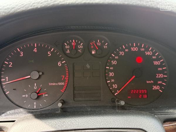 Pelēks Audi A4 1998 Viļņa, ar dzinēja tilpumu 2.40 L un nobraukumu 222 tūkst. km par 1500 €, foto 10 vietnē AUTOMOTO.COM.LV
