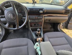 Pelēks Audi A4 1998 Preiļi, ar dzinēja tilpumu 1.60 L un nobraukumu 388 tūkst. km par 1300 €, foto 3 vietnē AUTOMOTO.COM.LV