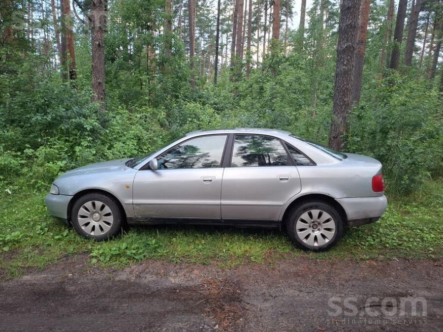 Grey Audi A4 1998 in Riga, with an engine capacity of 1.60 L and mileage of 270 thousand km for 1000 €, photo 4 on AUTOMOTO.COM.LV