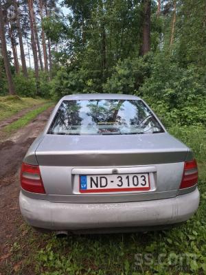 Grey Audi A4 1998 in Riga, with an engine capacity of 1.60 L and mileage of 270 thousand km for 1000 €, photo 5 on AUTOMOTO.COM.LV