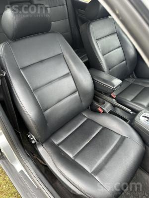 Grey Audi A4 1998 in Balvi, with an engine capacity of 1.80 L and mileage of 345 thousand km for 2500 €, photo 9 on AUTOMOTO.COM.LV