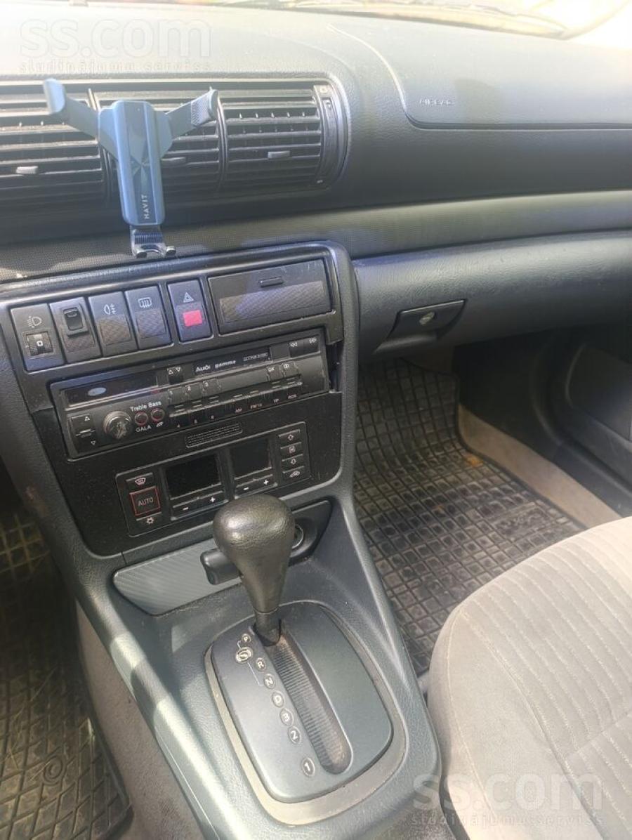 Grey Audi A4 1998 in Limbazi, with an engine capacity of 1.80 L and mileage of 236 thousand km for 1000 €, photo 5 on AUTOMOTO.COM.LV
