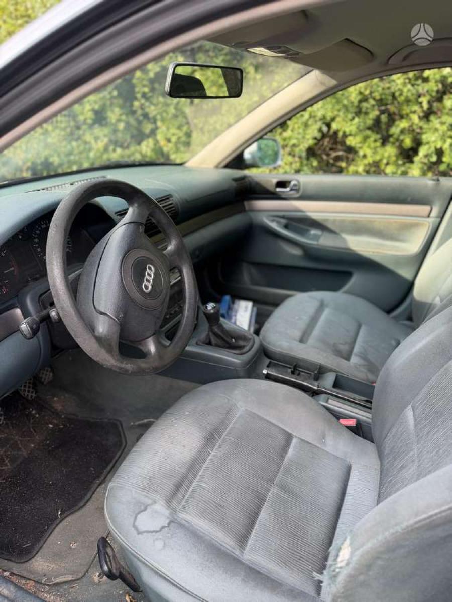Grey Audi A4 1998 in Kaunas, with an engine capacity of 1.60 L and mileage of 325 thousand km for 500 €, photo 11 on AUTOMOTO.COM.LV