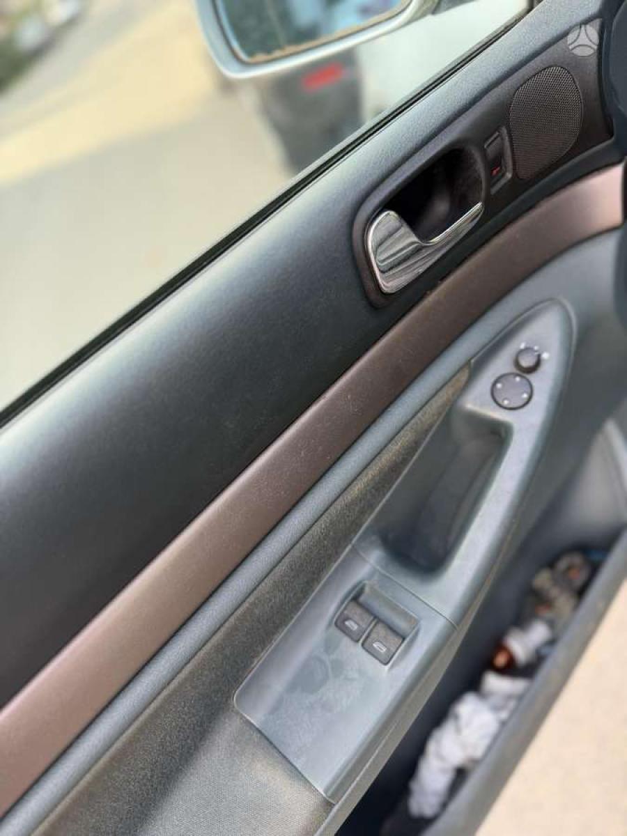 Grey Audi A4 1998 in Kaunas, with an engine capacity of 1.60 L and mileage of 325 thousand km for 500 €, photo 12 on AUTOMOTO.COM.LV
