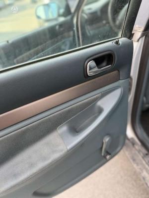 Grey Audi A4 1998 in Kaunas, with an engine capacity of 1.60 L and mileage of 325 thousand km for 500 €, photo 15 on AUTOMOTO.COM.LV