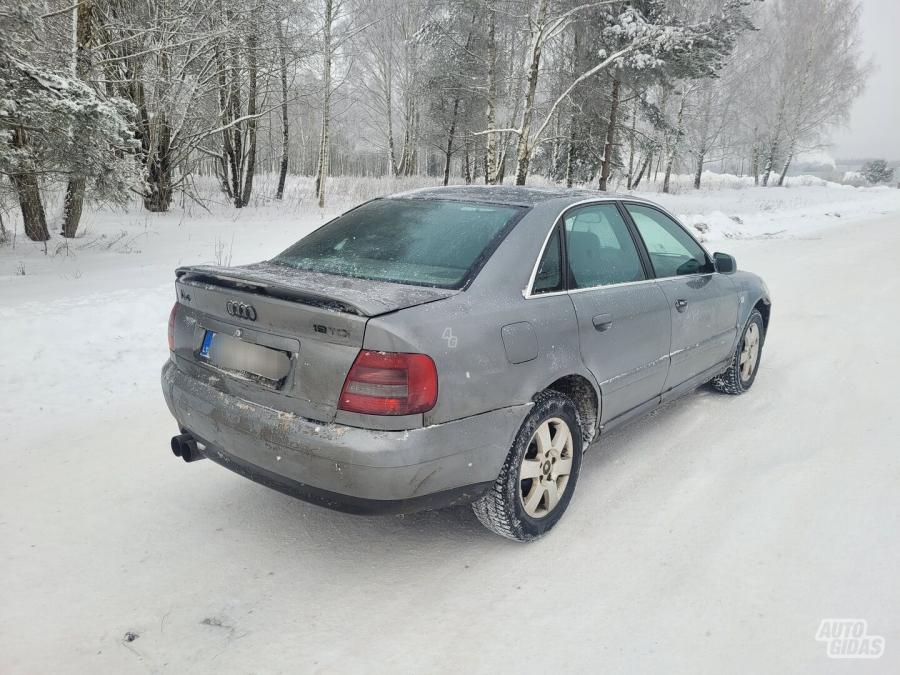 Pelēks Audi A4 1999 Viļņa, ar dzinēja tilpumu 1.90 L un nobraukumu 400 tūkst. km par 899 €, foto 6 vietnē AUTOMOTO.COM.LV