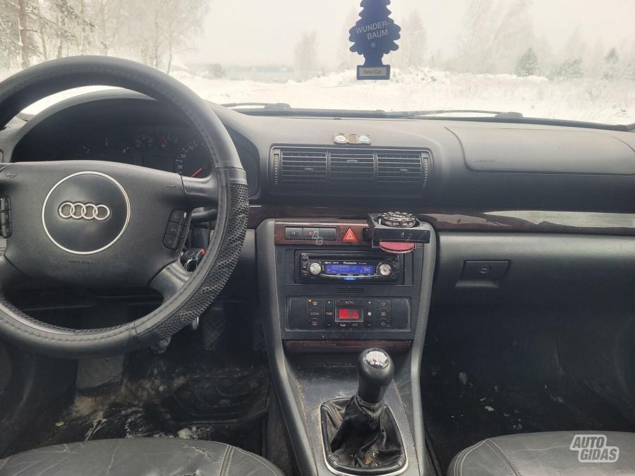 Pelēks Audi A4 1999 Viļņa, ar dzinēja tilpumu 1.90 L un nobraukumu 400 tūkst. km par 899 €, foto 7 vietnē AUTOMOTO.COM.LV