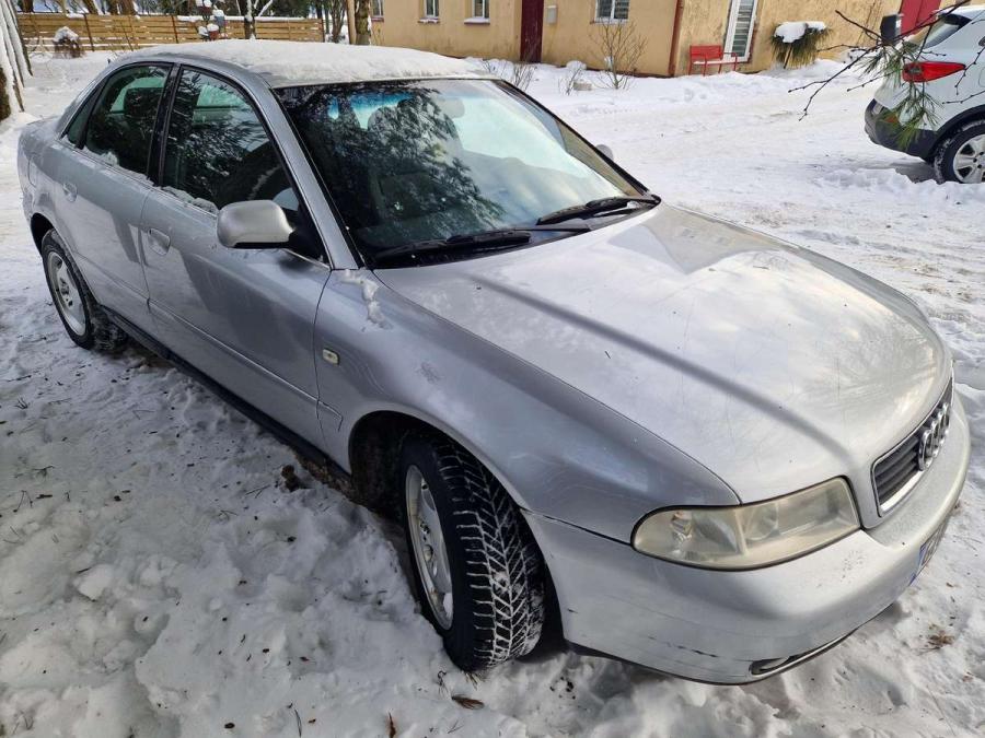 Pelēks Audi A4 1999 Šilalė, ar dzinēja tilpumu 2.40 L un nobraukumu 312 tūkst. km par 1490 €, foto 2 vietnē AUTOMOTO.COM.LV