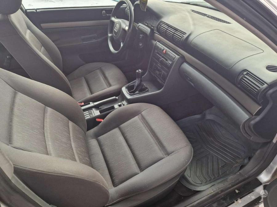 Pelēks Audi A4 1999 Šilalė, ar dzinēja tilpumu 2.40 L un nobraukumu 312 tūkst. km par 1490 €, foto 8 vietnē AUTOMOTO.COM.LV