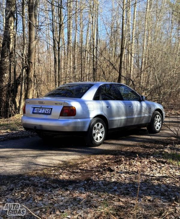 Pelēks Audi A4 1999 Vievis, ar dzinēja tilpumu 1.90 L un nobraukumu 460 tūkst. km par 990 €, foto 5 vietnē AUTOMOTO.COM.LV