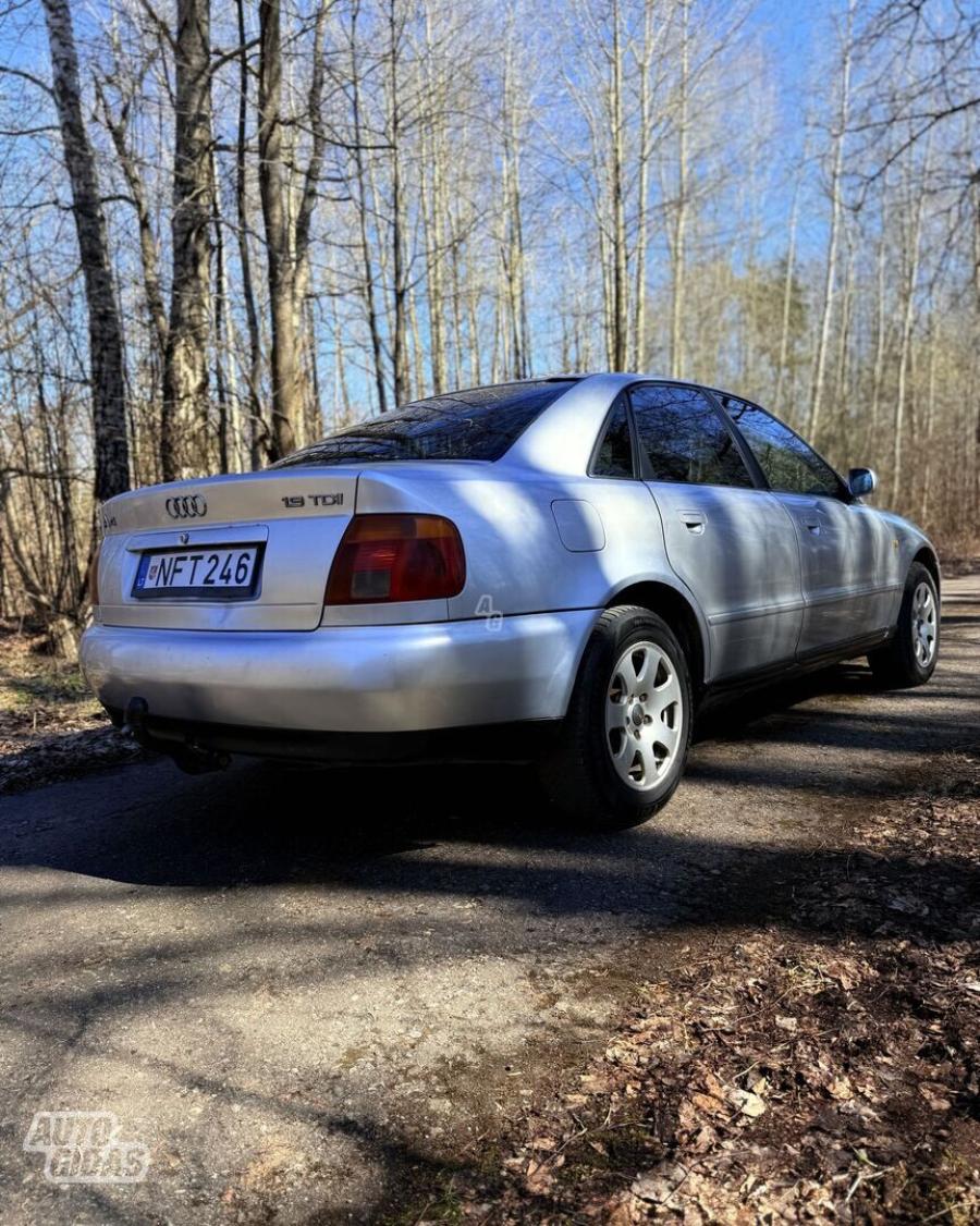 Grey Audi A4 1999 in Vievis, with an engine capacity of 1.90 L and mileage of 460 thousand km for 990 €, photo 8 on AUTOMOTO.COM.LV