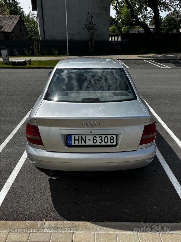 Pelēks Audi A4 1999 Rīga, ar dzinēja tilpumu 1.80 L un nobraukumu 357 tūkst. km par 2100 €, foto 3 vietnē AUTOMOTO.COM.LV