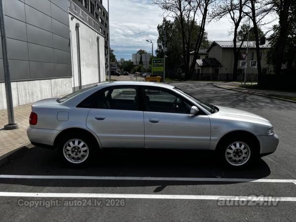 Pelēks Audi A4 1999 Rīga, ar dzinēja tilpumu 1.80 L un nobraukumu 357 tūkst. km par 2100 €, foto 4 vietnē AUTOMOTO.COM.LV