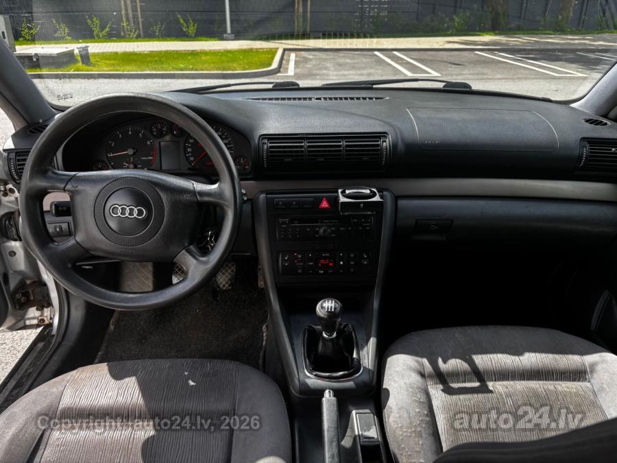 Серый Ауди А4 1999 в Рига, объемом двигателя 1.80 л и пробегом 357 тыс. км за 2100 €, фото 8 на AUTOMOTO.COM.LV