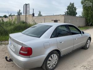 Pelēks Audi A4 1999 Kauņa, ar dzinēja tilpumu 2.50 L un nobraukumu 515 tūkst. km par 350 €, foto 5 vietnē AUTOMOTO.COM.LV