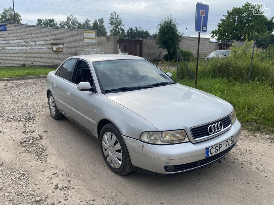 Pelēks Audi A4 1999 Kauņa, ar dzinēja tilpumu 2.50 L un nobraukumu 515 tūkst. km par 350 €, foto 6 vietnē AUTOMOTO.COM.LV