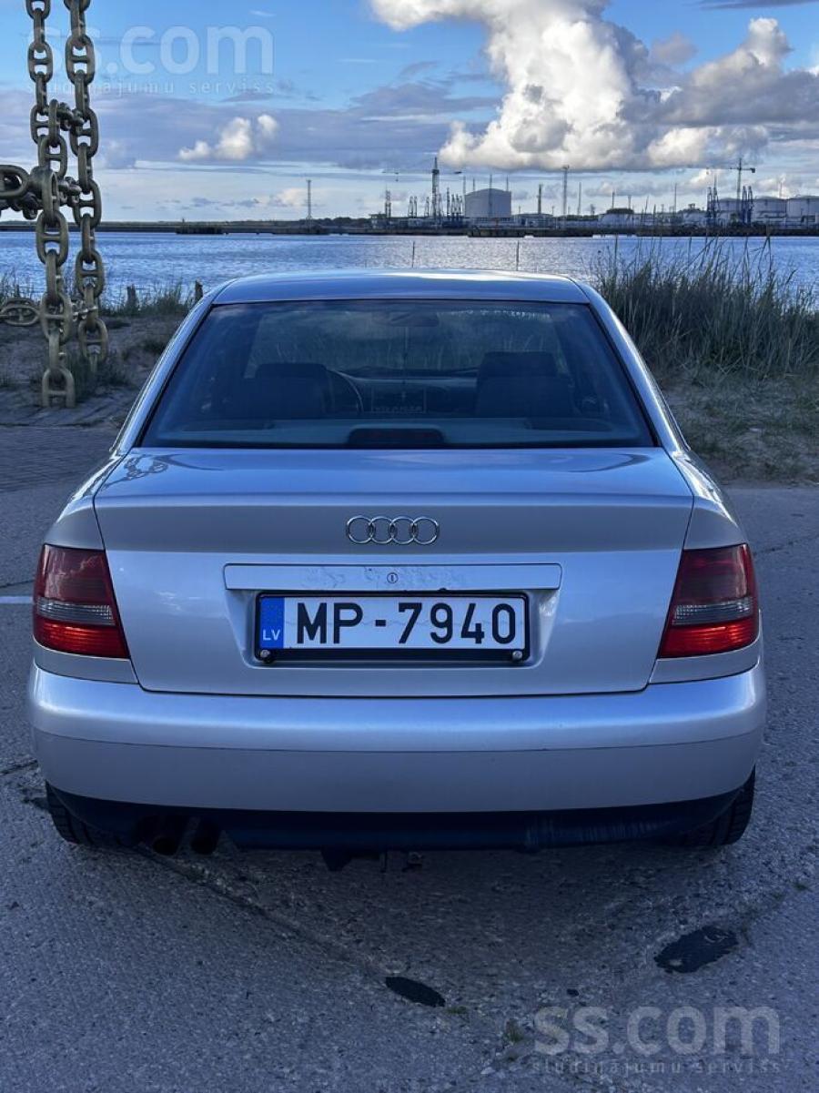 Pelēks Audi A4 1999 Ventspils, ar dzinēja tilpumu 1.80 L un nobraukumu 357 tūkst. km par 1690 €, foto 4 vietnē AUTOMOTO.COM.LV